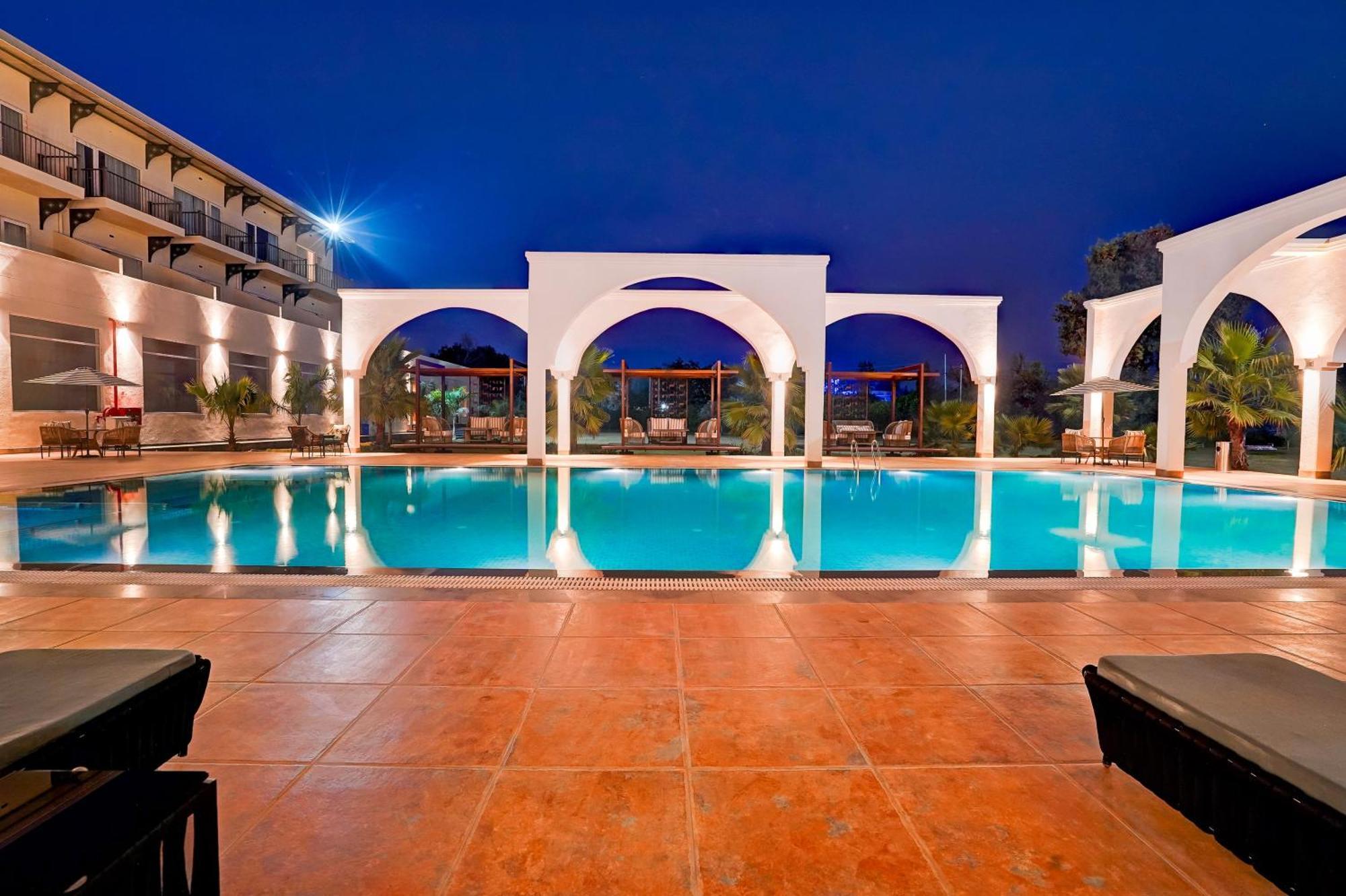 SUNDAY HOTELS AND RESORT GURGAON | ⋆⋆⋆⋆ | INDIA | SEASON DEALS FROM $62