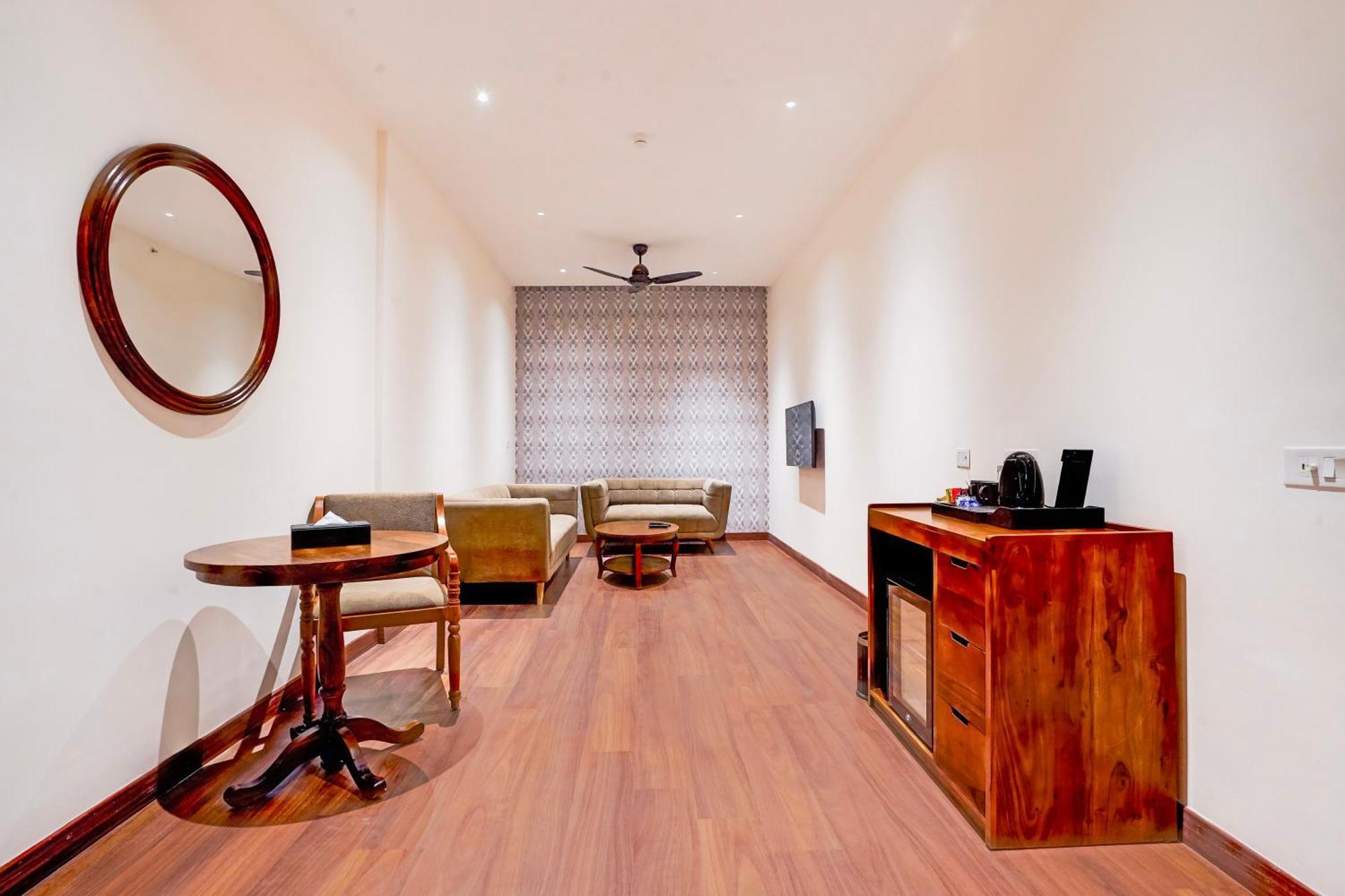 SUNDAY HOTELS AND RESORT GURGAON | ⋆⋆⋆⋆ | INDIA | SEASON DEALS FROM $62