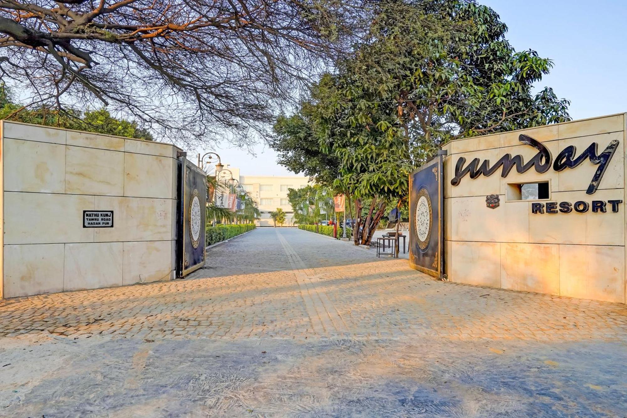 SUNDAY HOTELS AND RESORT GURGAON | ⋆⋆⋆⋆ | INDIA | SEASON DEALS FROM $62